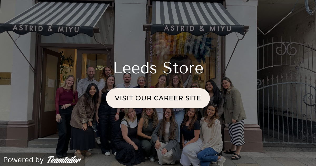 Leeds - Astrid & Miyu